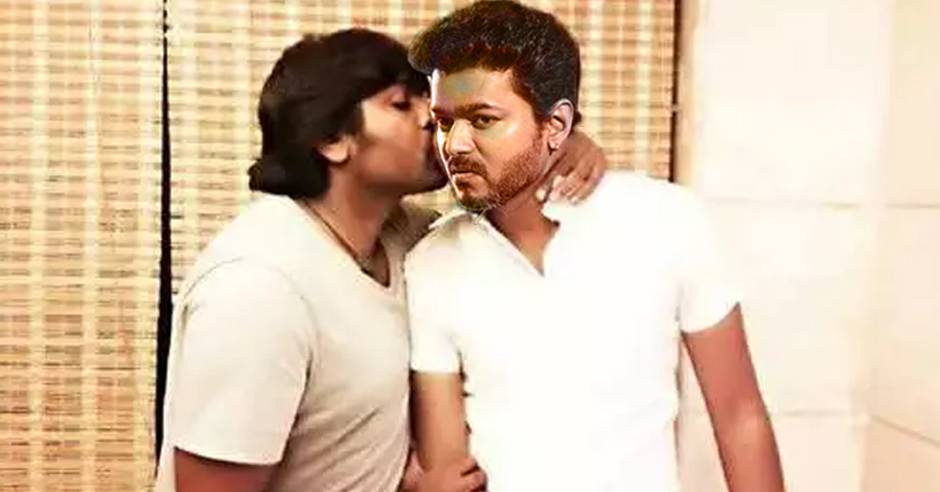 Vijay Sethupathi kisses Vijay at Master shooting spot | Galatta